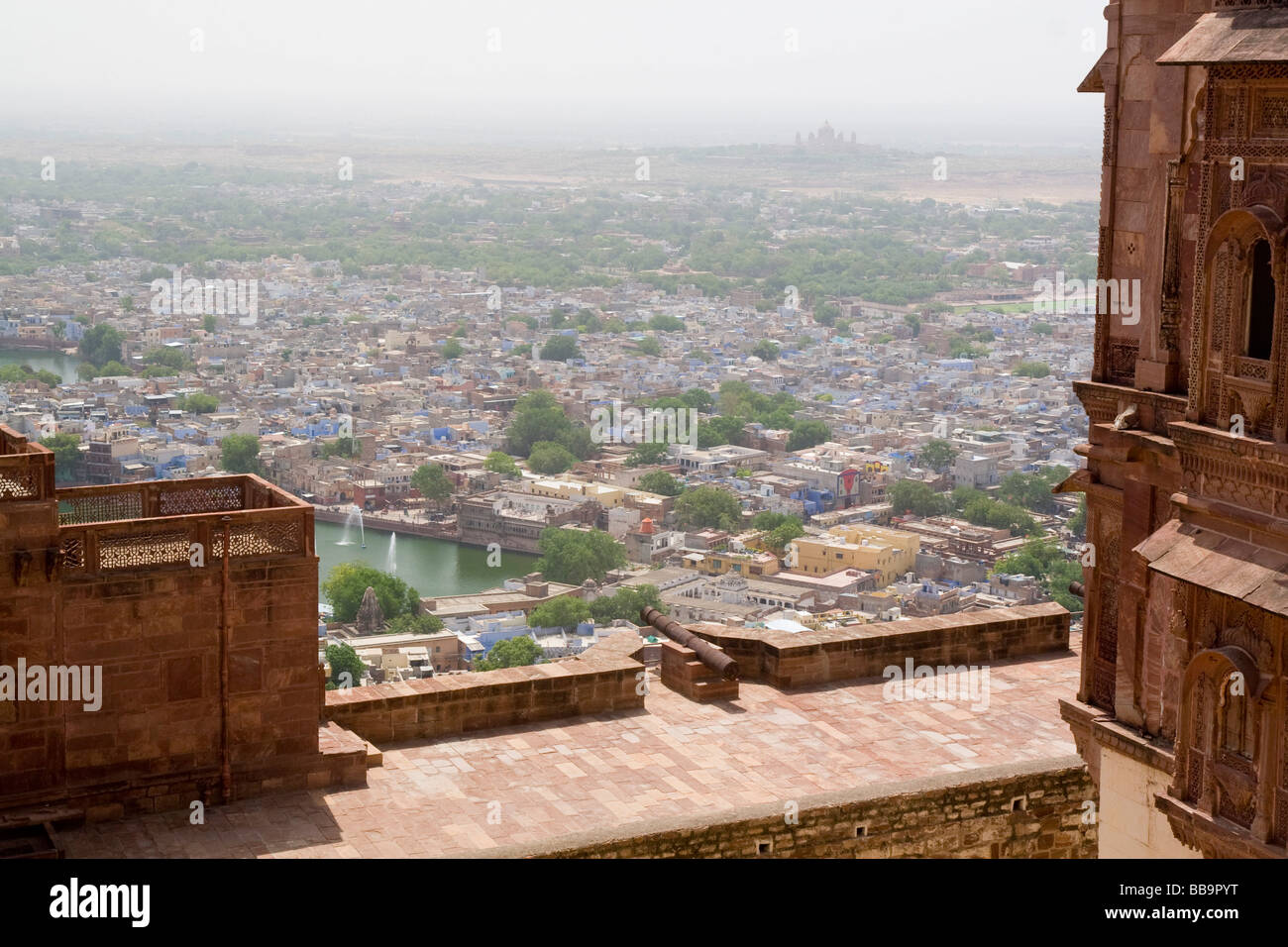 Fort overlooking city hi-res stock photography and images - Alamy