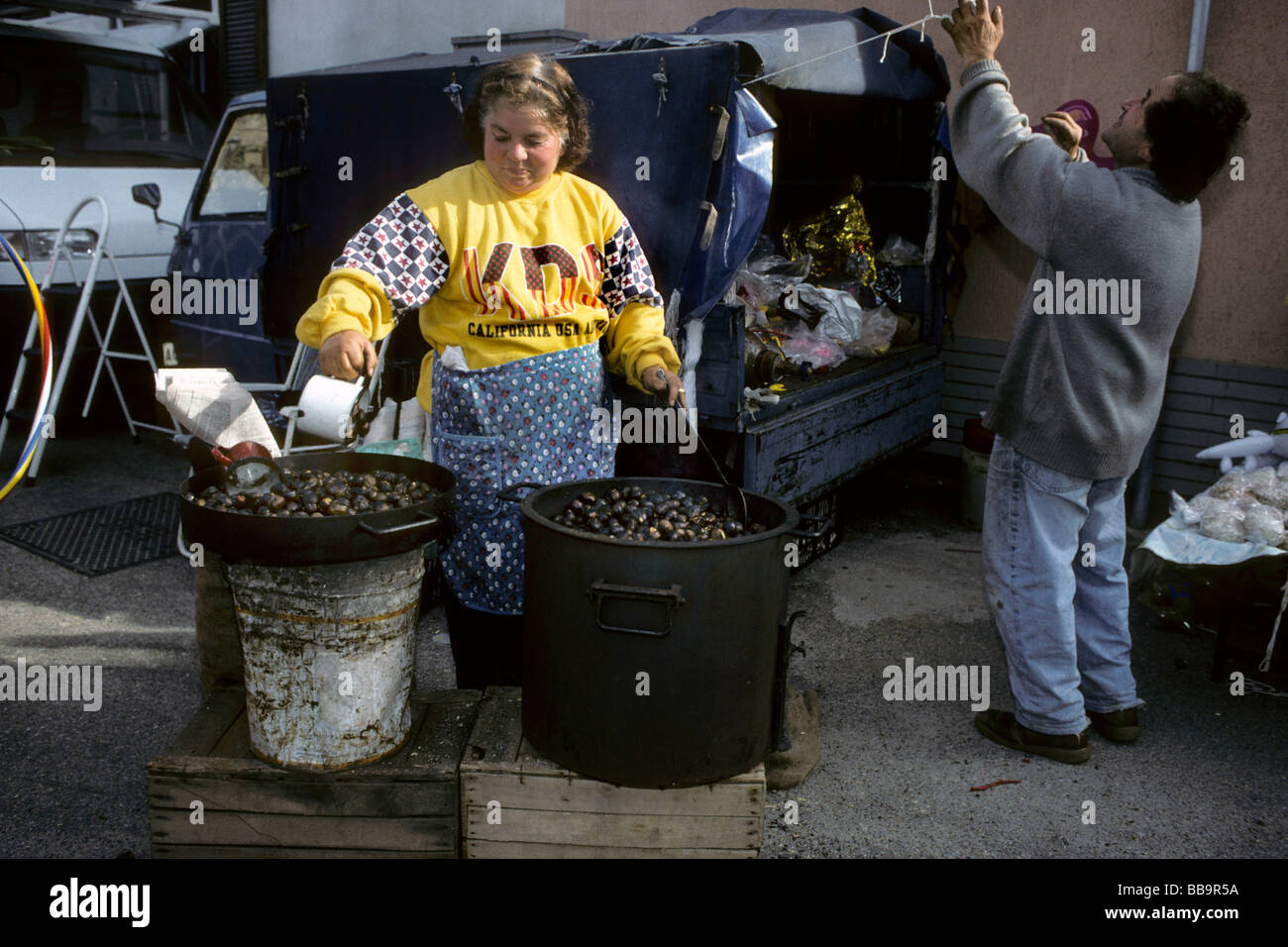Roast chestnut seller hi-res stock photography and images - Alamy