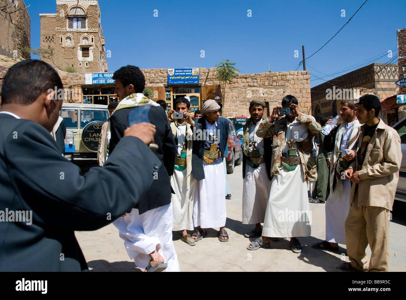 Swords dance, jambiya dance, Yemen Stock Photo - Alamy