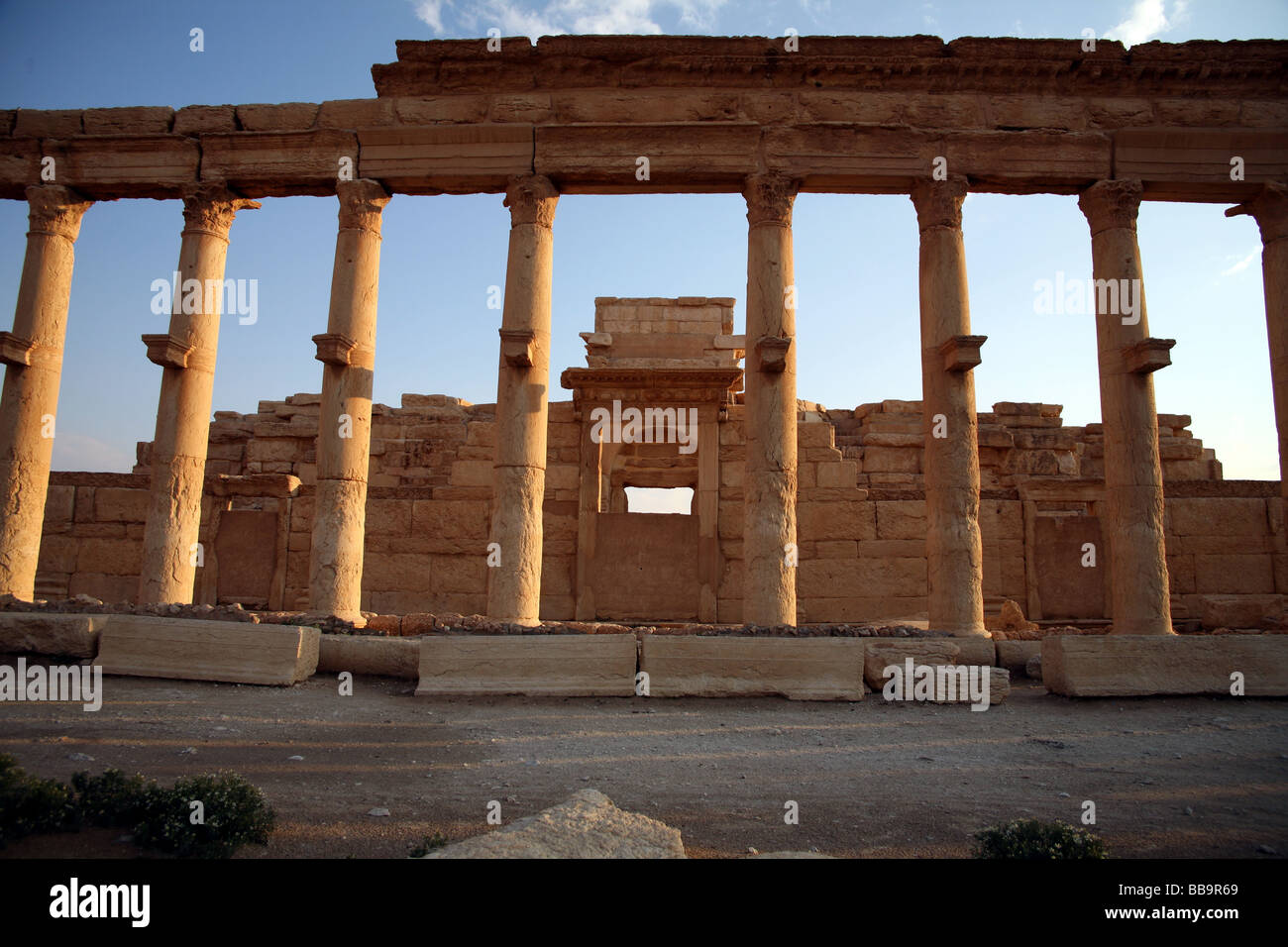 Roman monumental arches hi-res stock photography and images - Alamy