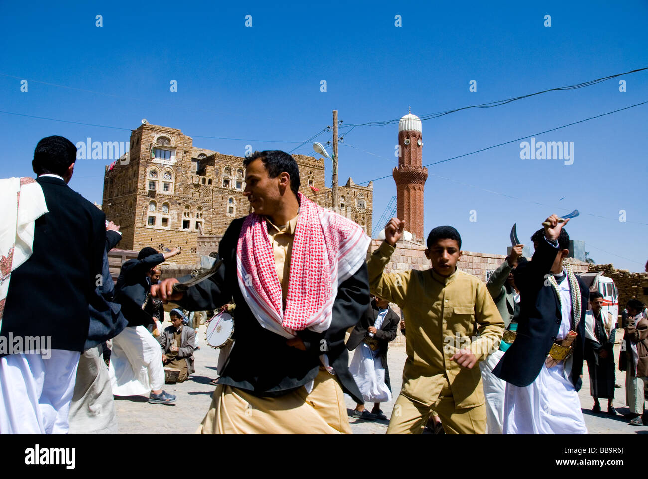 Swords dance, jambiya dance, Yemen Stock Photo - Alamy