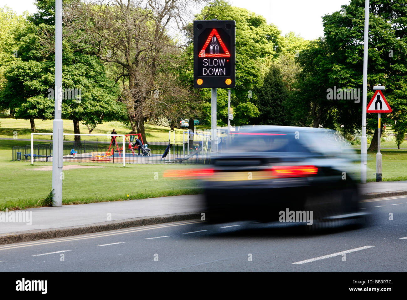 Flashing speed sign hi-res stock photography and images - Alamy