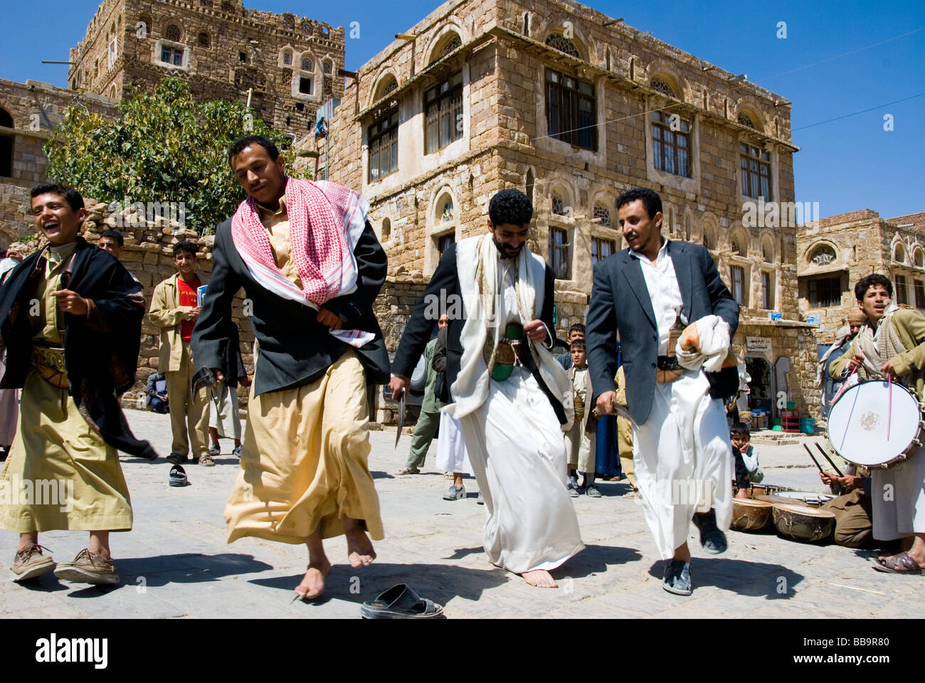 Swords dance hi-res stock photography and images - Alamy