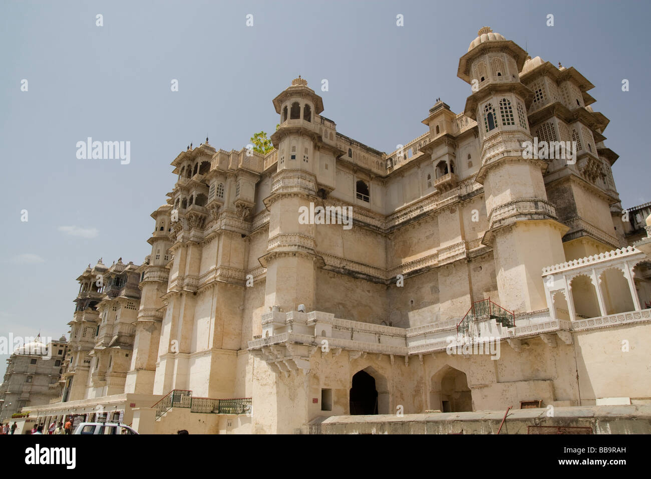 Udaipur city palace complex hi-res stock photography and images - Alamy