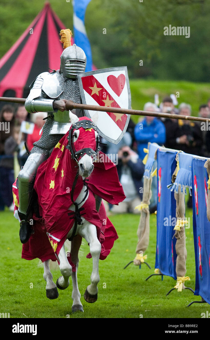 Knight in contest at Linlithgow Palace event, Scotland Stock Photo - Alamy