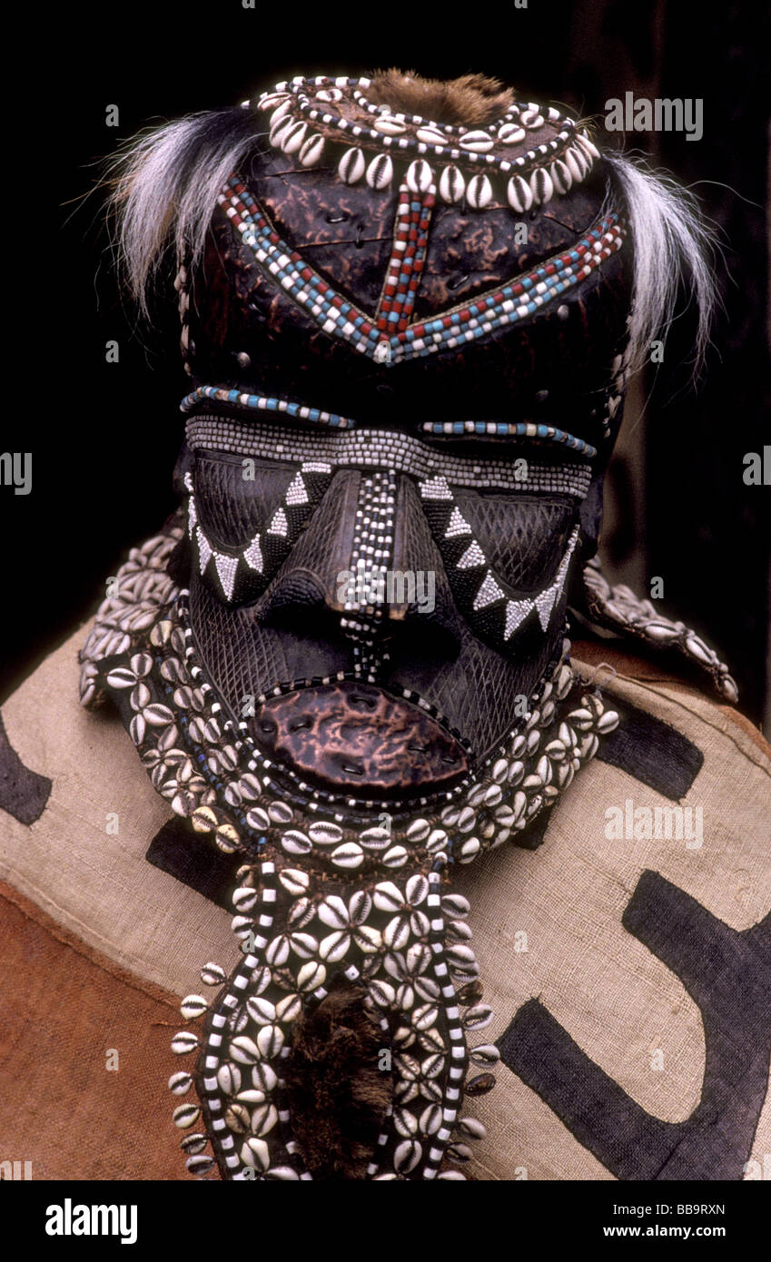 bushoong mask northmead market lusaka zambia Stock Photo - Alamy