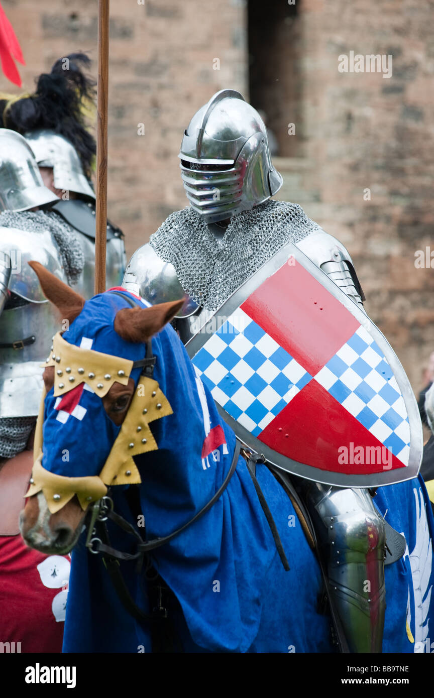 Knight in armour at Linlithgow Palace, Scotland Stock Photo - Alamy