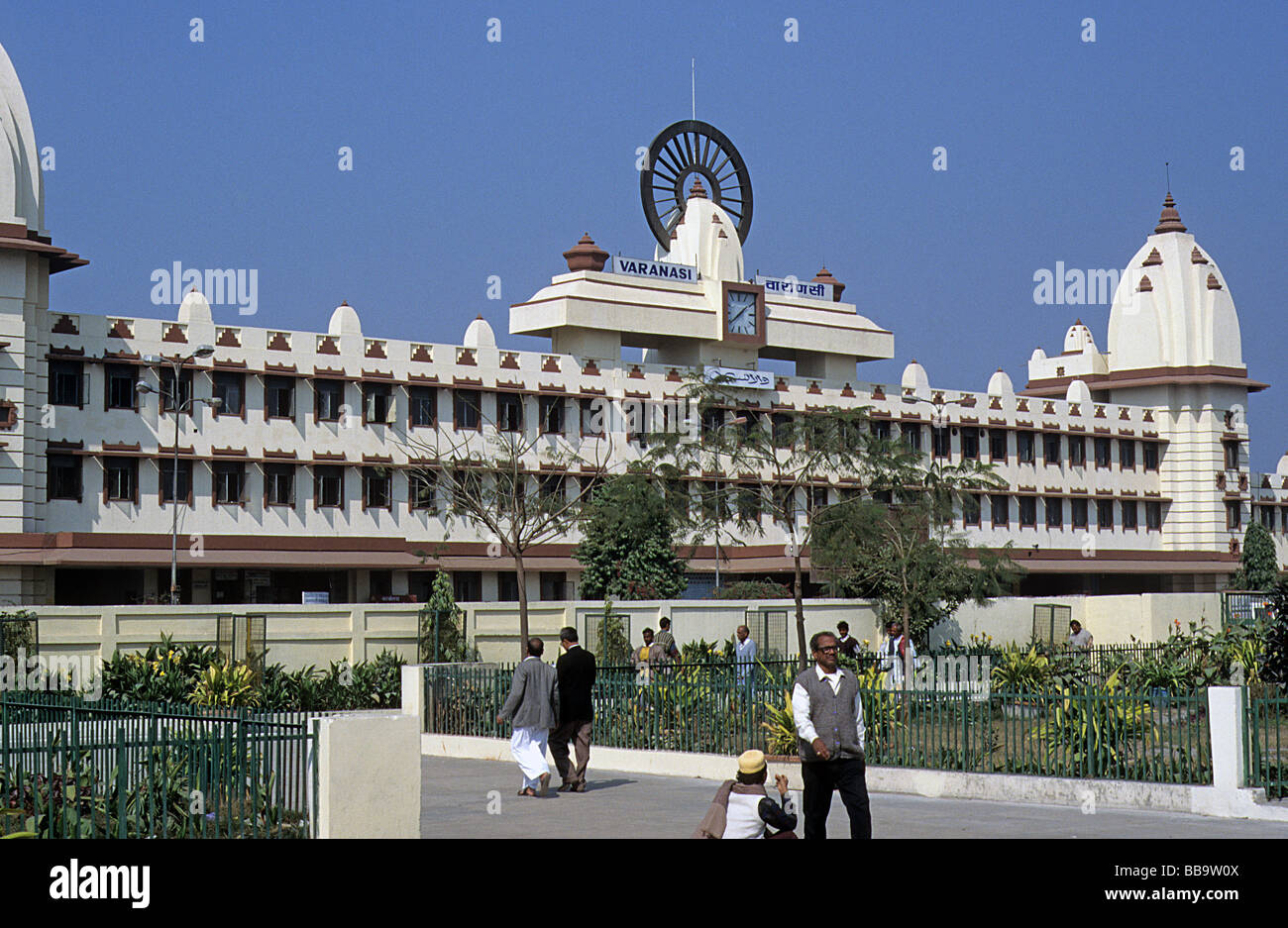 Aka varanasi cantonment station hi-res stock photography and images - Alamy