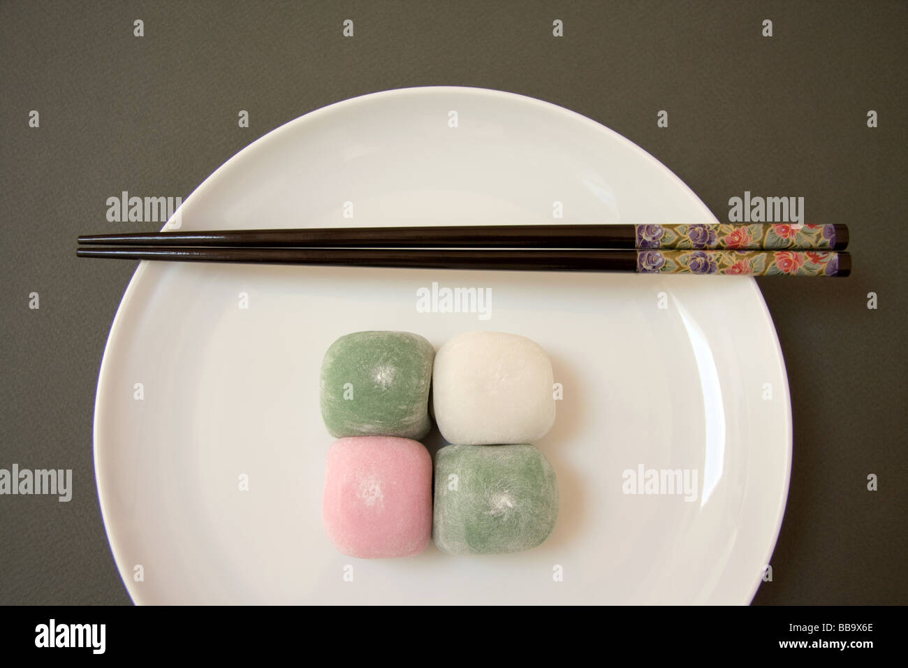 Japanese mochi hi-res stock photography and images - Alamy