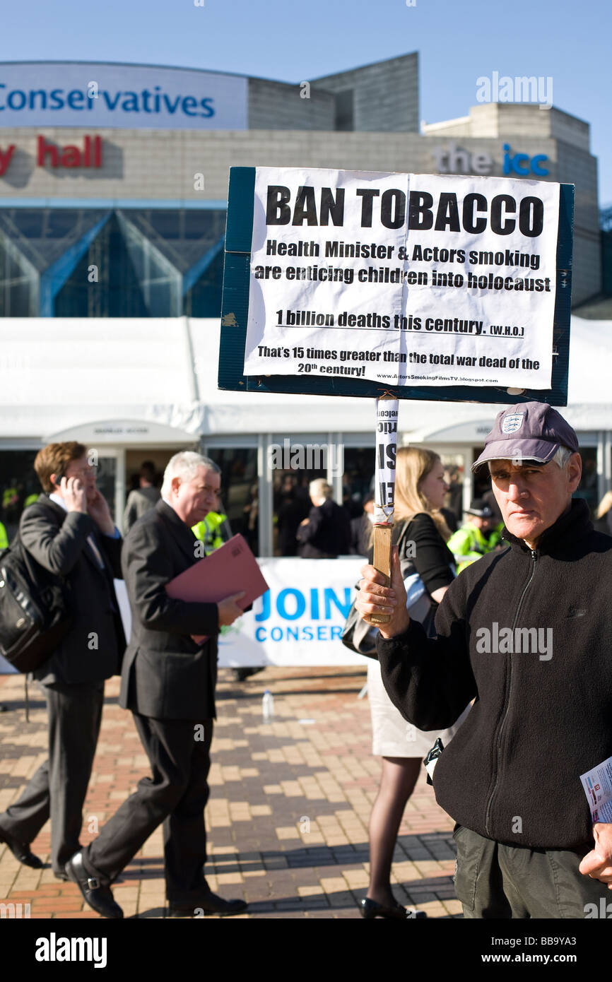 Tobacco protest hi-res stock photography and images - Alamy