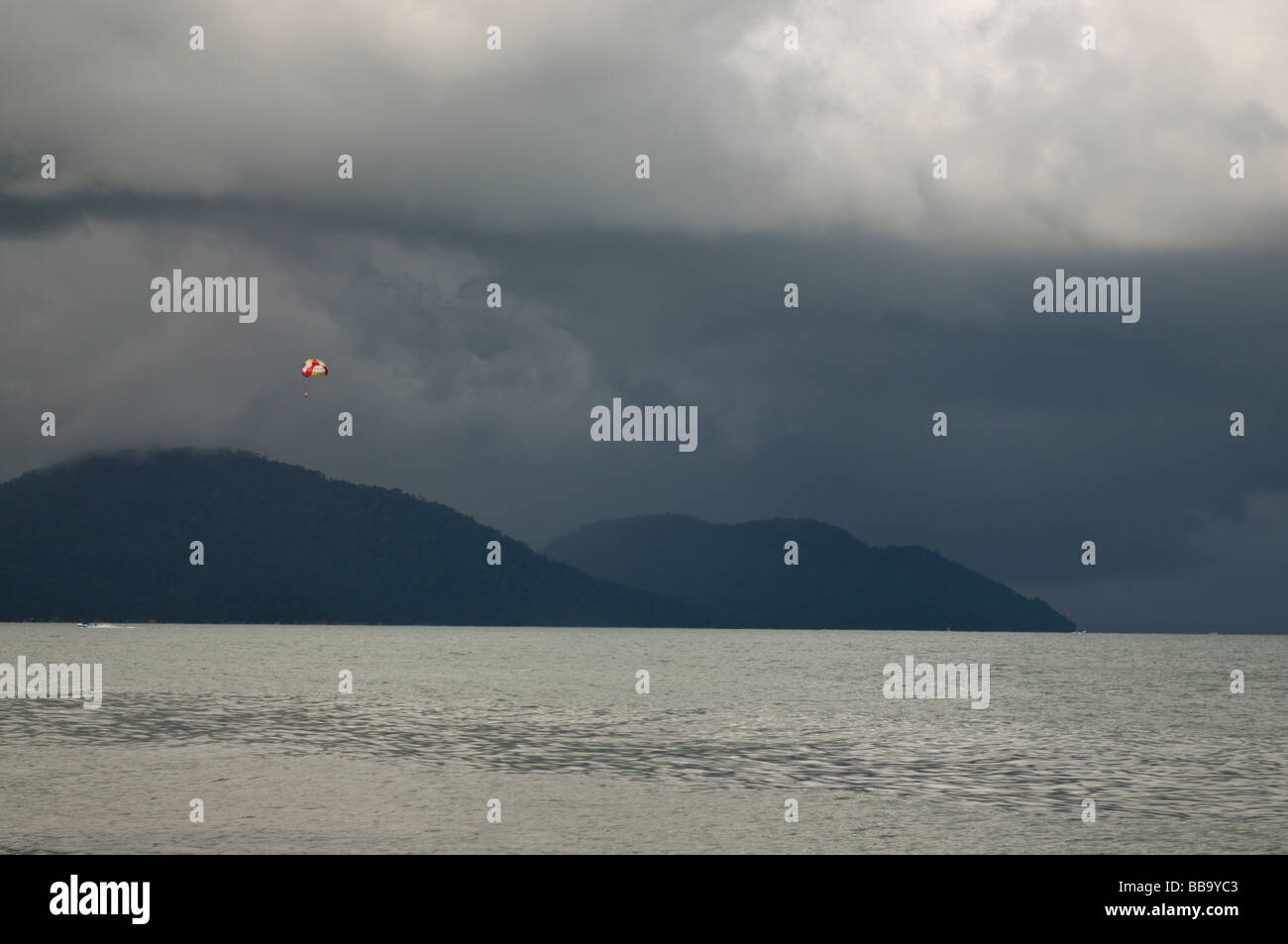 Oncoming sea hi-res stock photography and images - Alamy