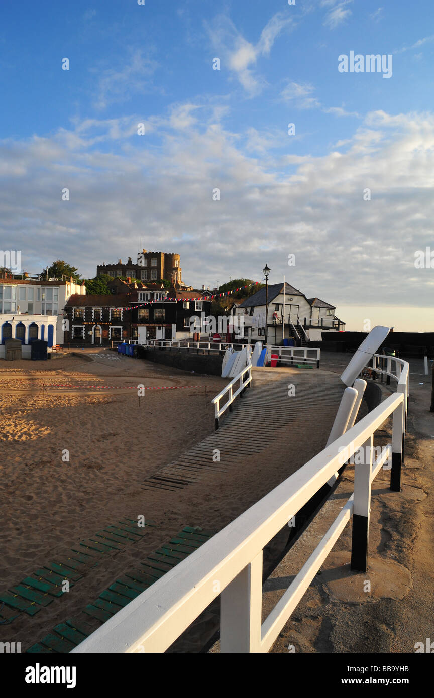 thanet, Broadstairs beach marina seafront sea uk Stock Photo - Alamy
