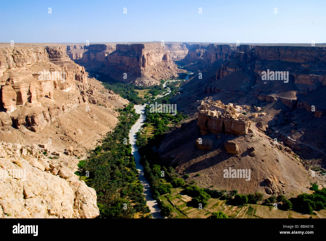 Hadramawt yemen arabian peninsula hi-res stock photography and images ...