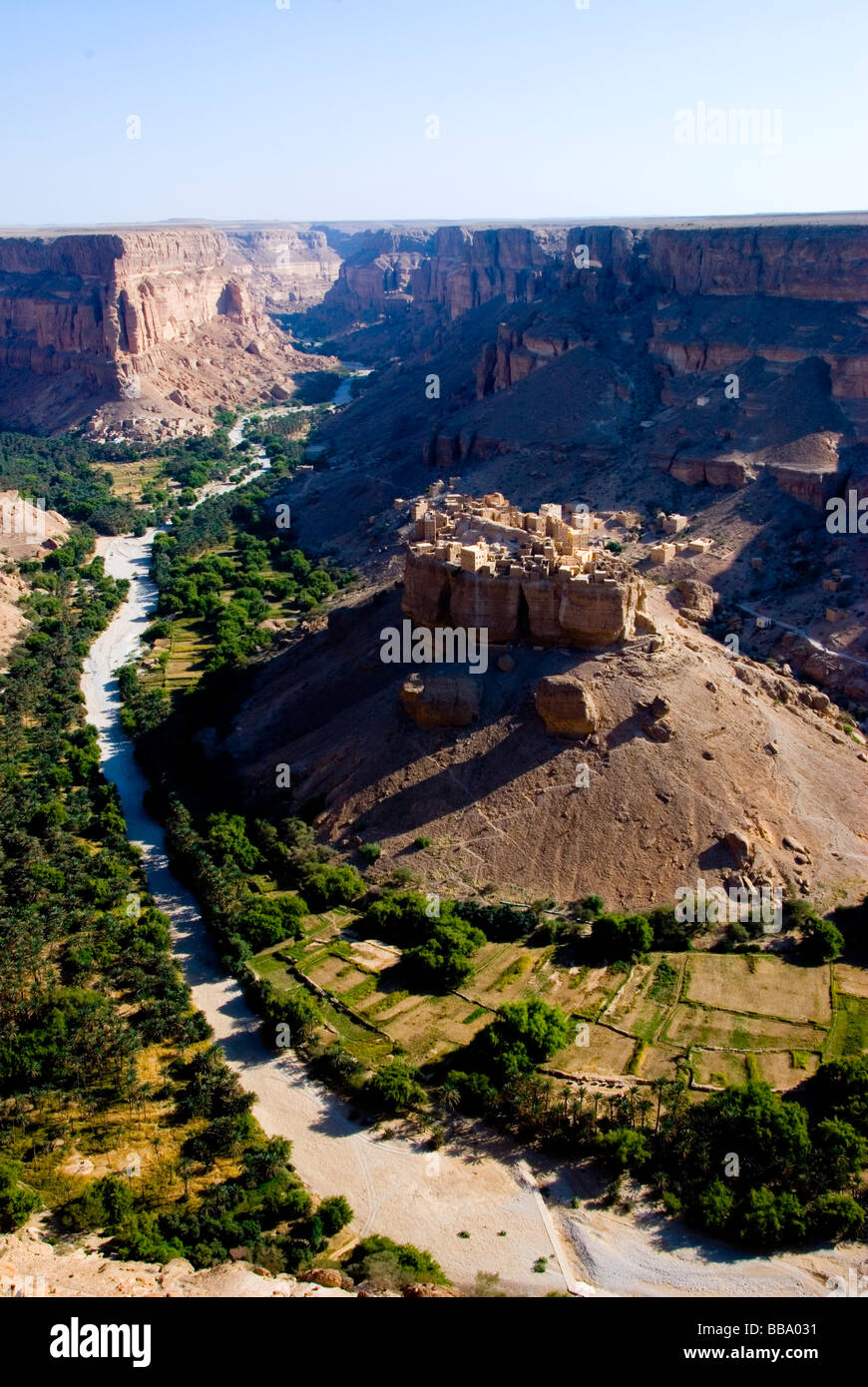 Hadramawt yemen arabian peninsula hi-res stock photography and images ...