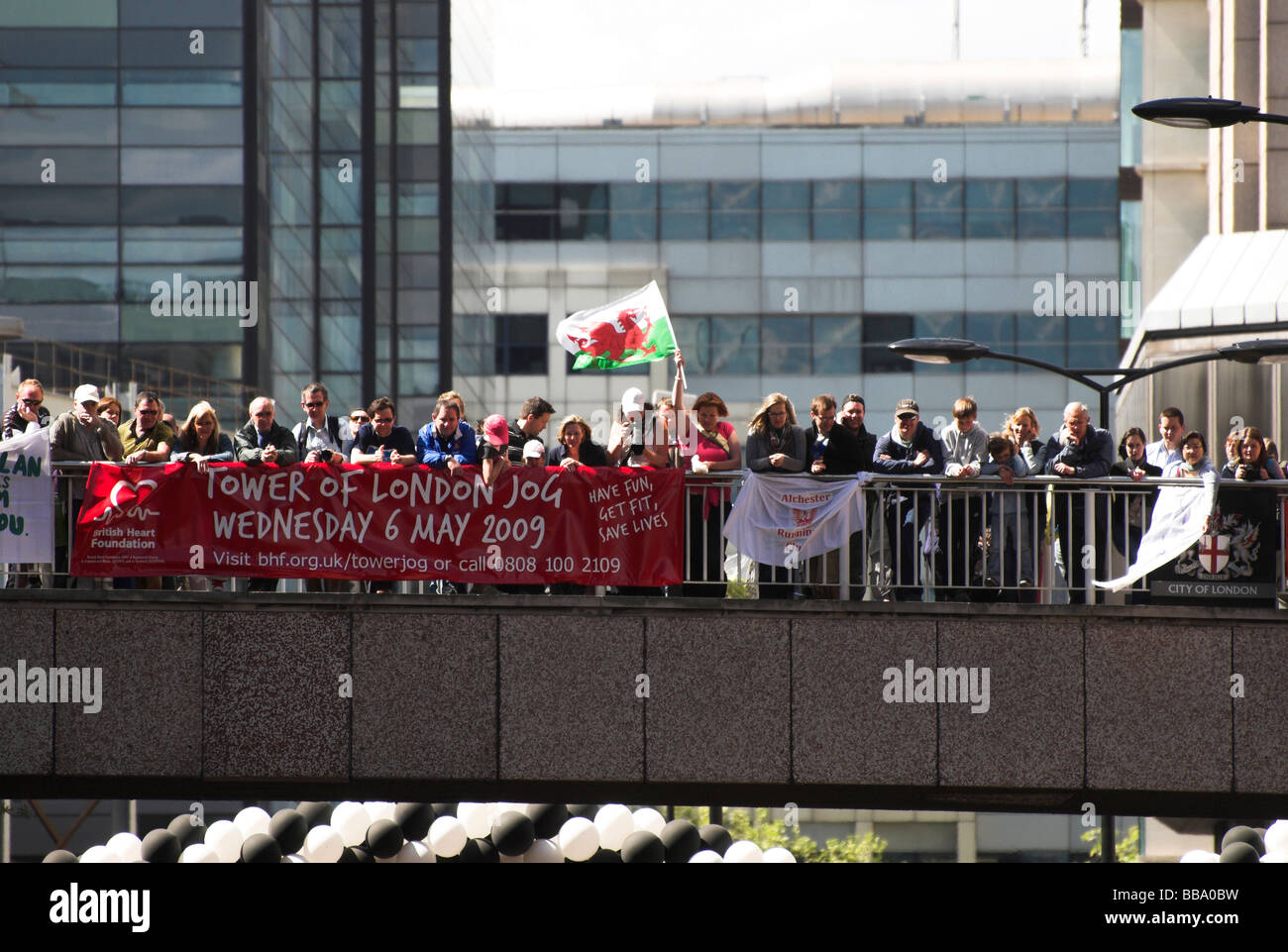 London marathon charity flag hi-res stock photography and images - Alamy