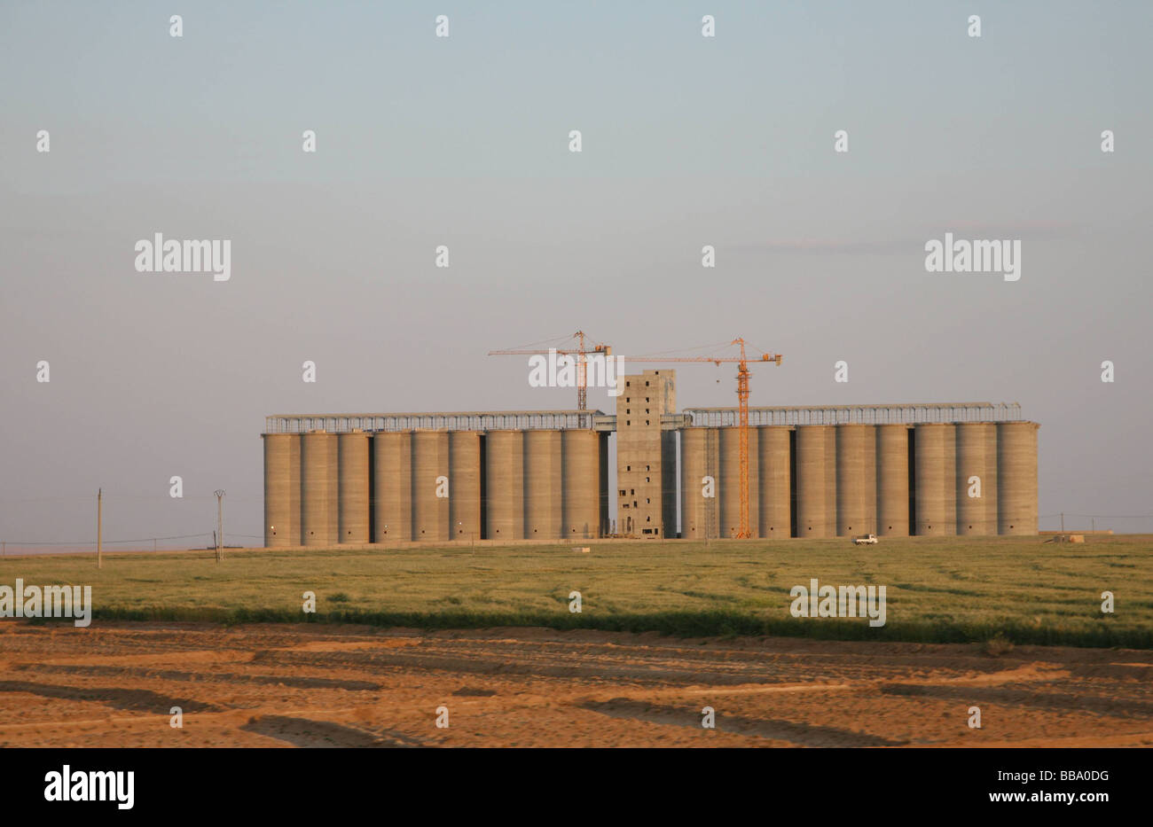 Crop silo hi-res stock photography and images - Alamy