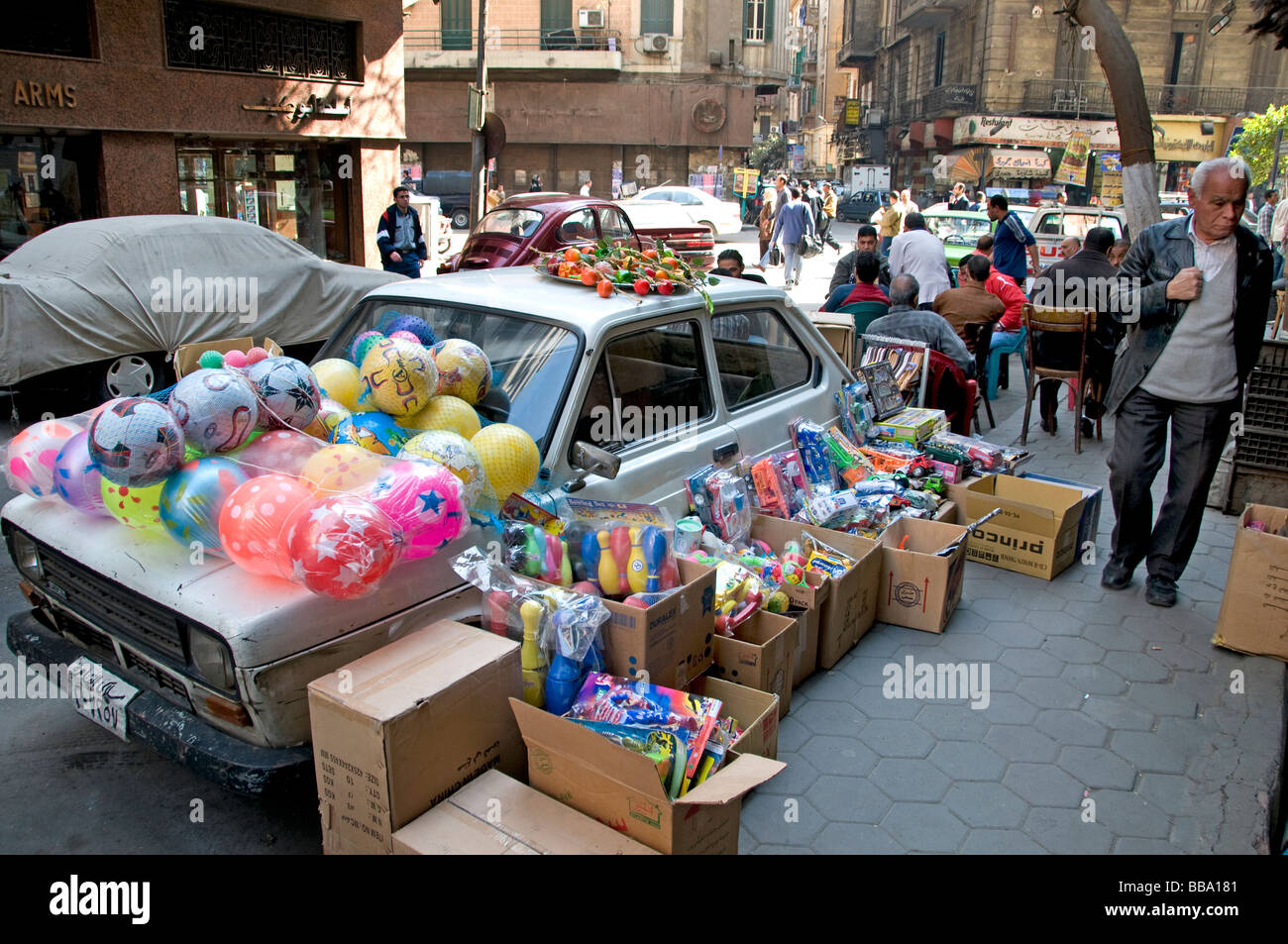 Central Cairo Egypt Midan Tahrir downtown market Stock Photo - Alamy