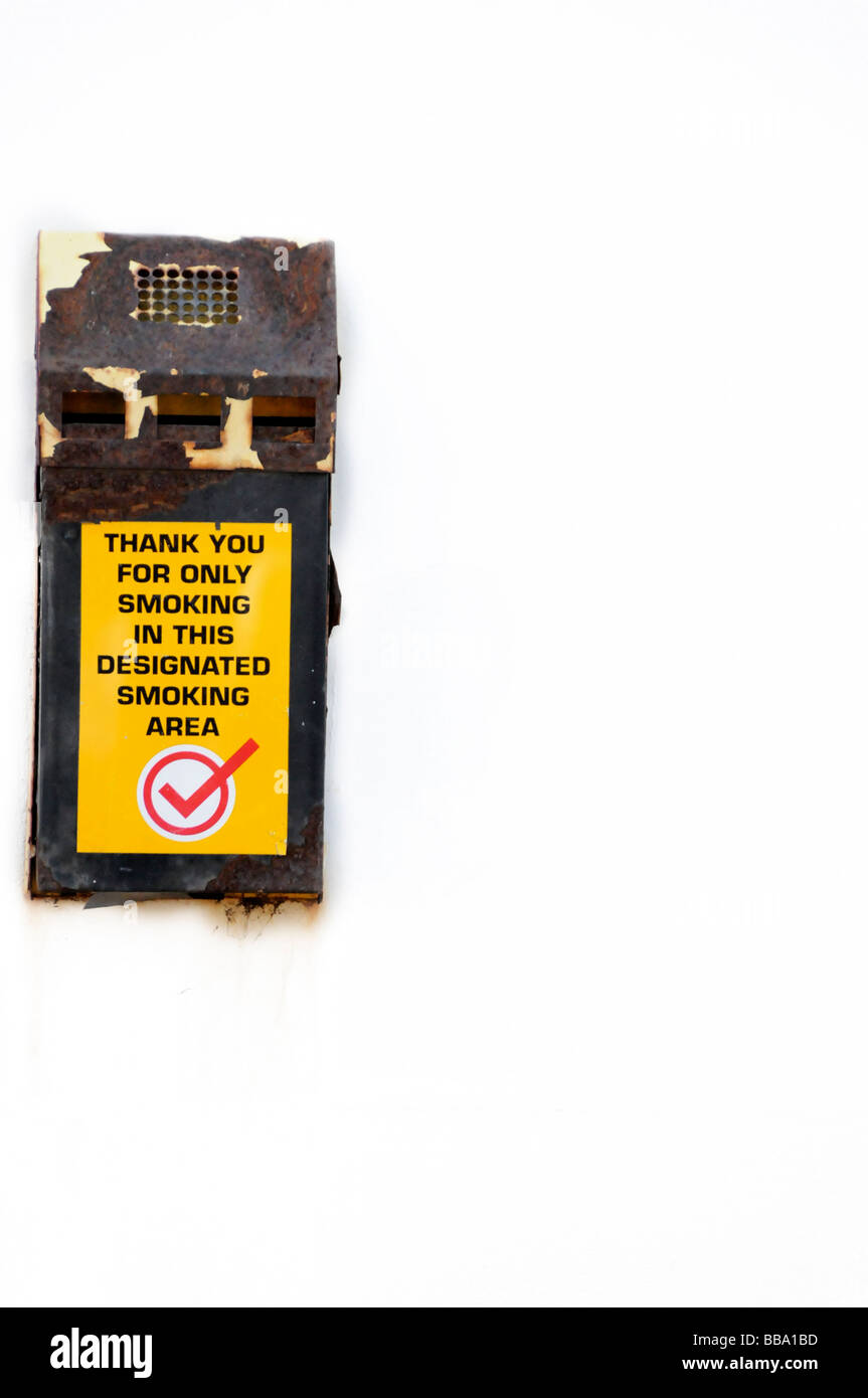 Designated smoking area sign hi-res stock photography and images - Alamy