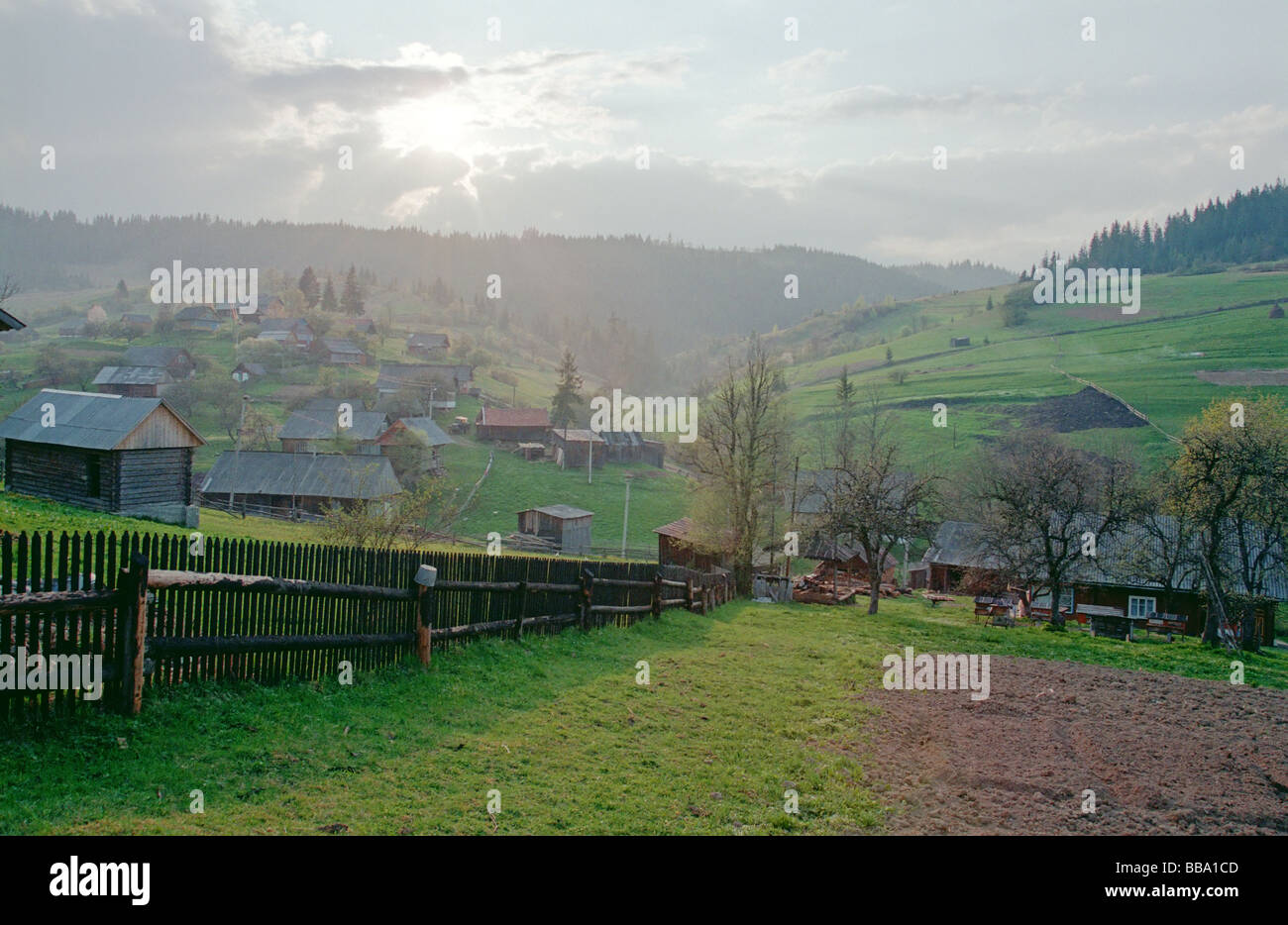 Country mountains hi-res stock photography and images - Alamy