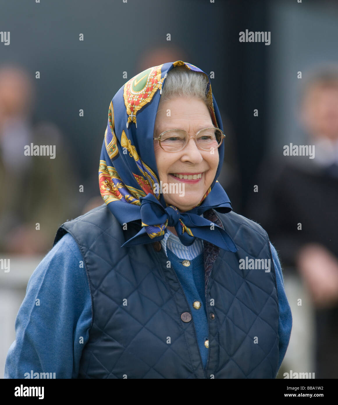 Queen elizabeth ii portrait hi-res stock photography and images - Alamy