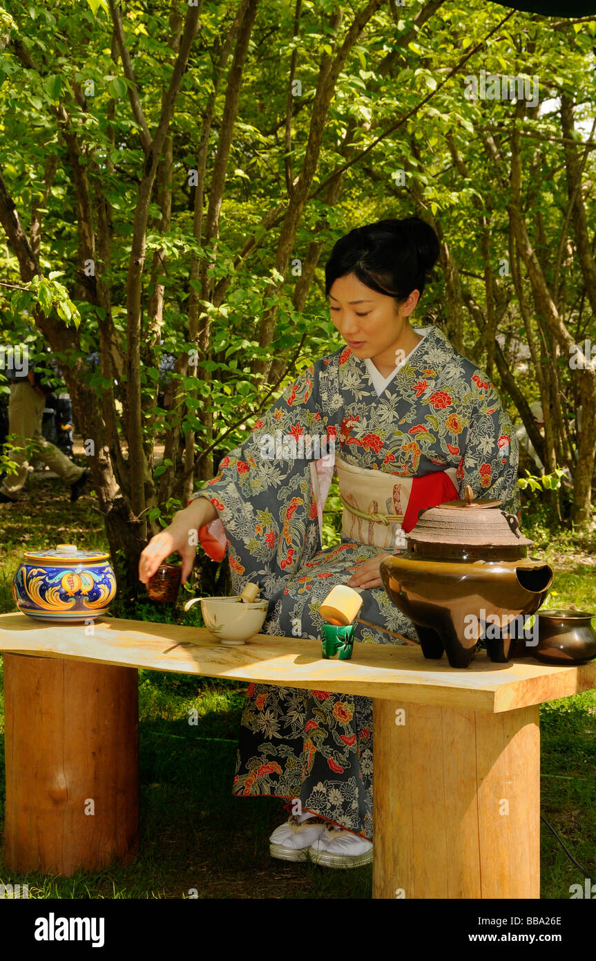 Traditional tea ceremony kyoto hi-res stock photography and images - Alamy