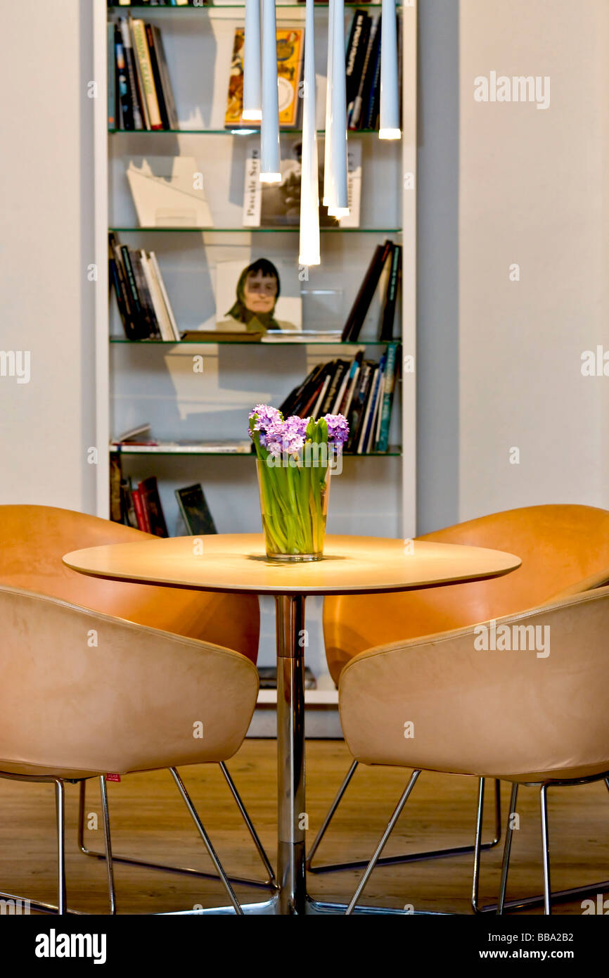 Interior view cafe design museum hi-res stock photography and images ...