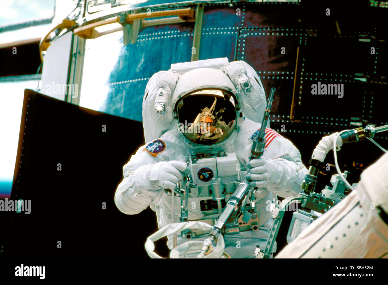 NASA astronaut working on Hubble Telescope Stock Photo - Alamy