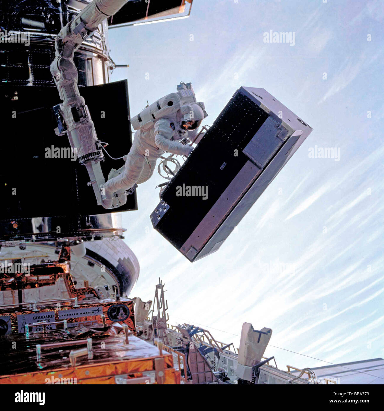 NASA astronaut working on Hubble Telescope Stock Photo - Alamy