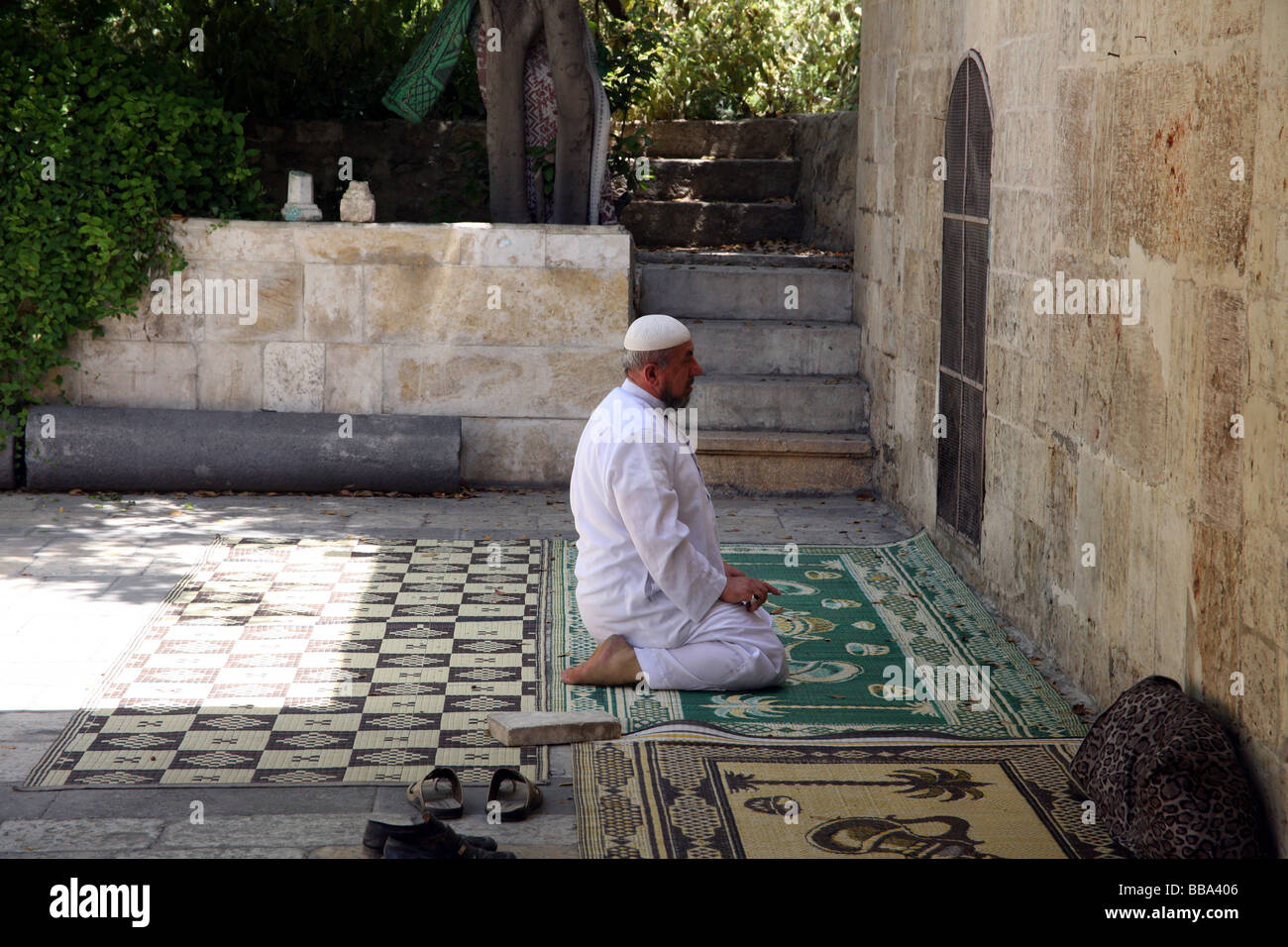Al adliyya mosque hi-res stock photography and images - Alamy