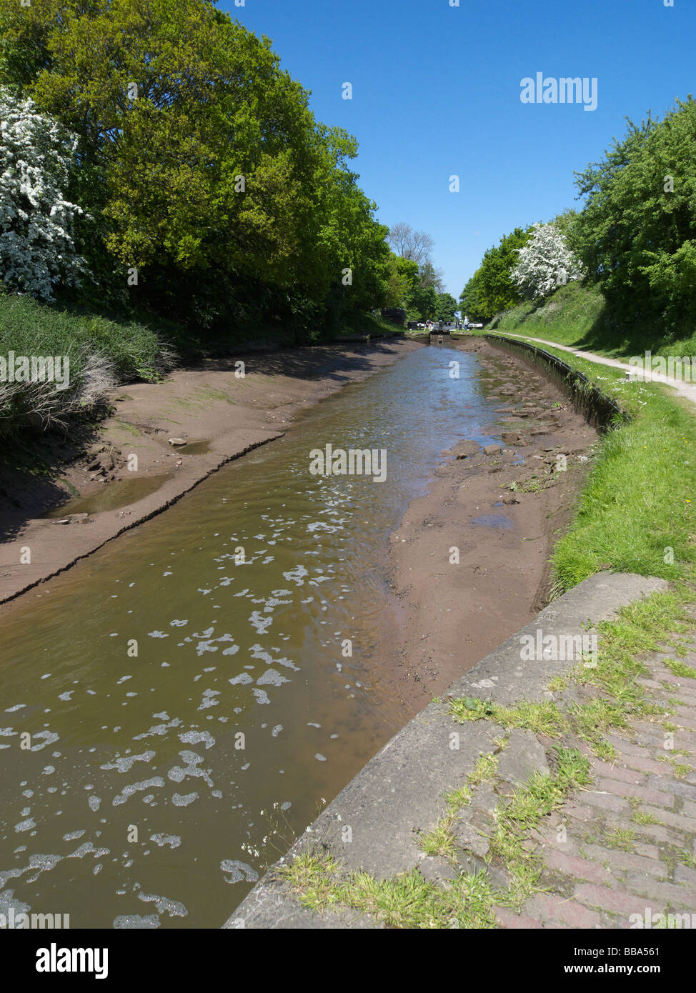 A drained stretch of the Shropshire Union Canal, England Stock Photo ...