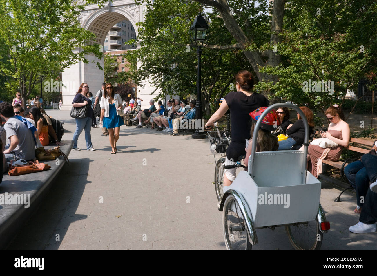 Washington square park arch hi-res stock photography and images - Alamy