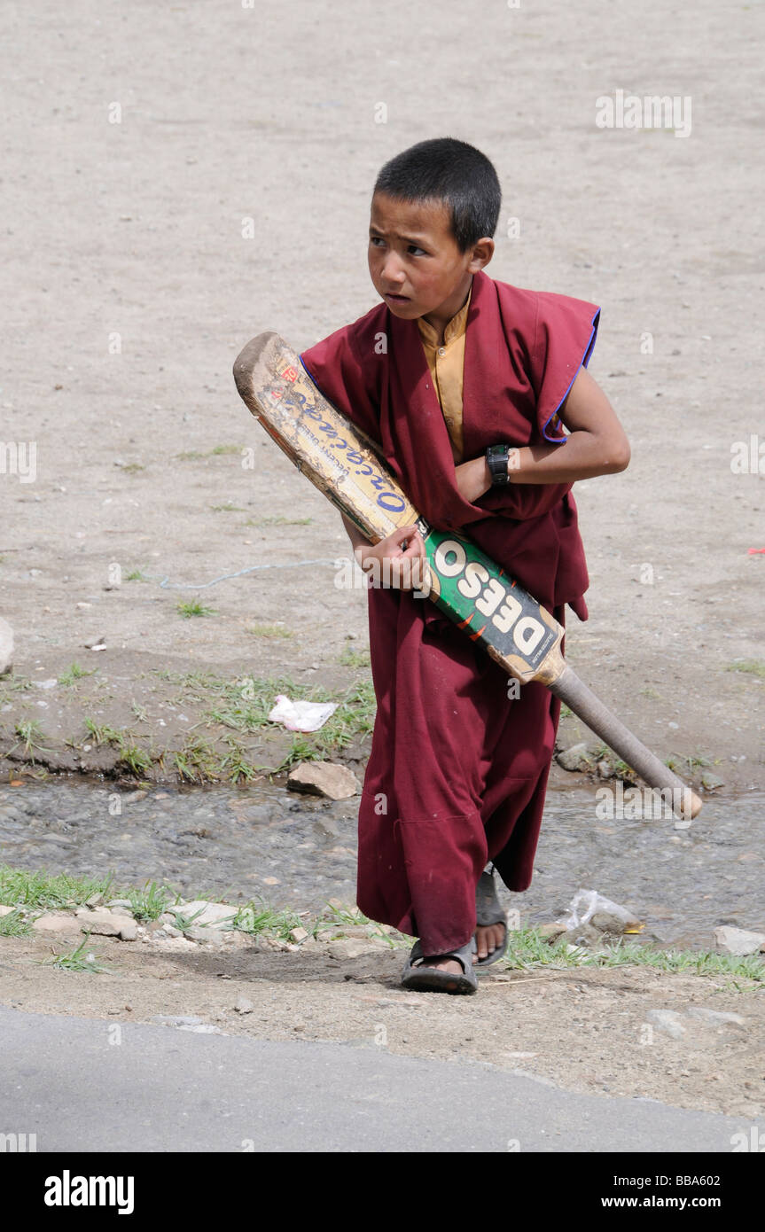 Child monk hi-res stock photography and images - Alamy