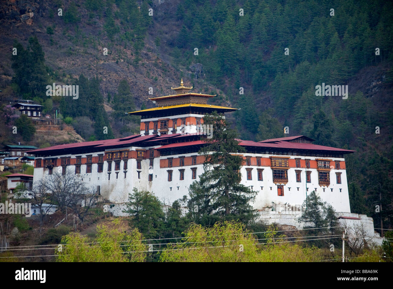 Paro rinpung dzong hi-res stock photography and images - Alamy