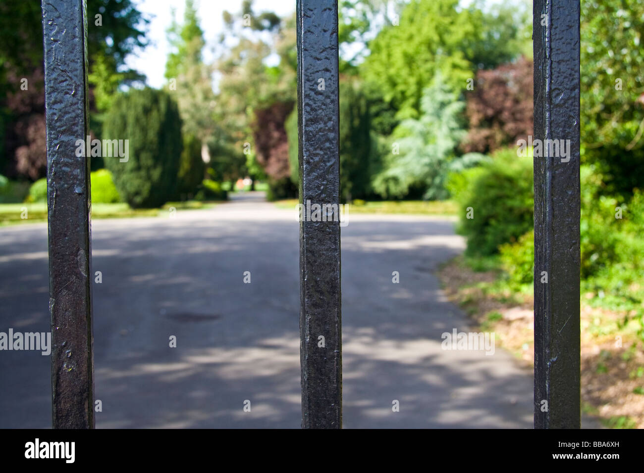 Metal gates close up hi-res stock photography and images - Alamy