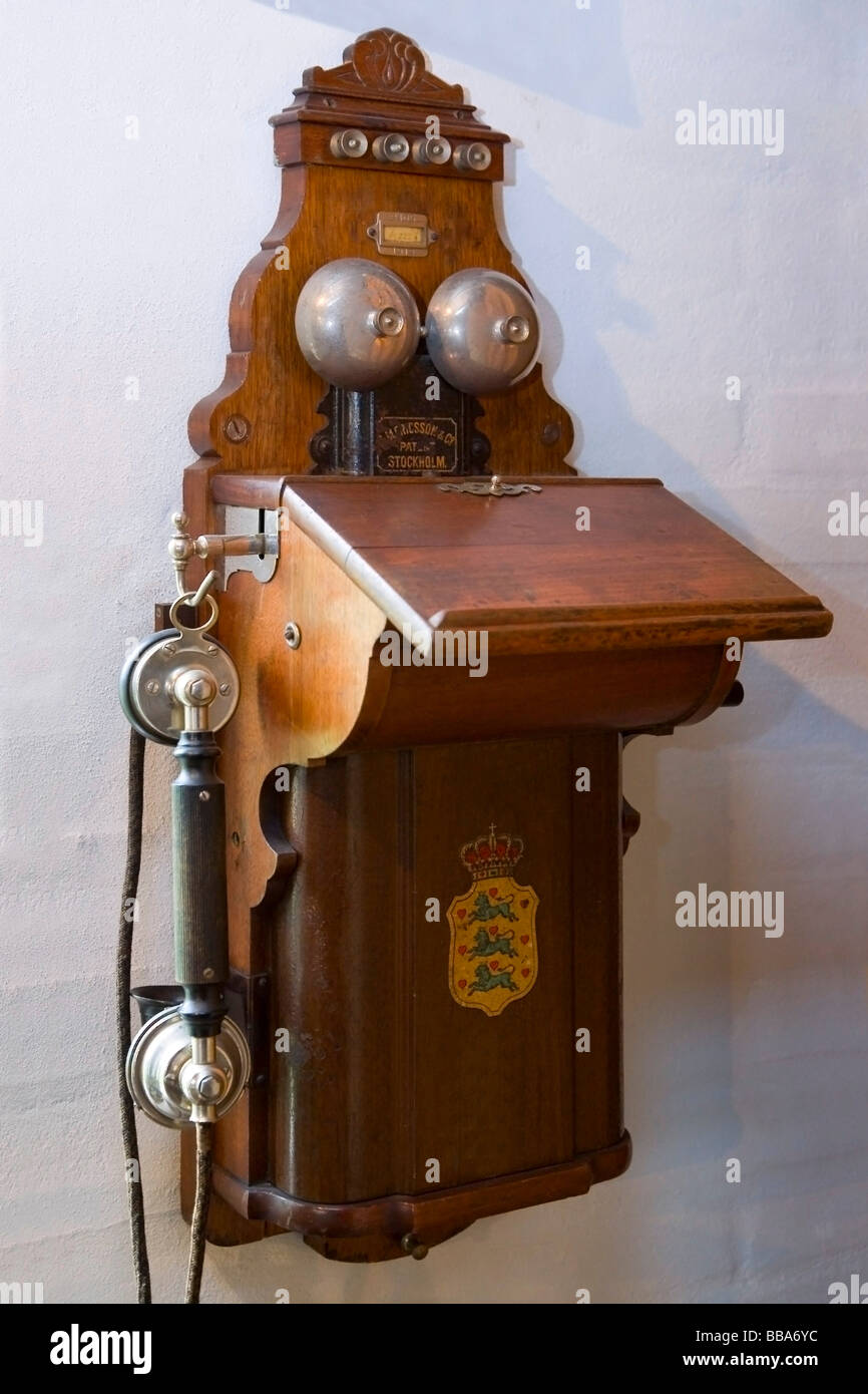 Antique telephones hi-res stock photography and images - Alamy