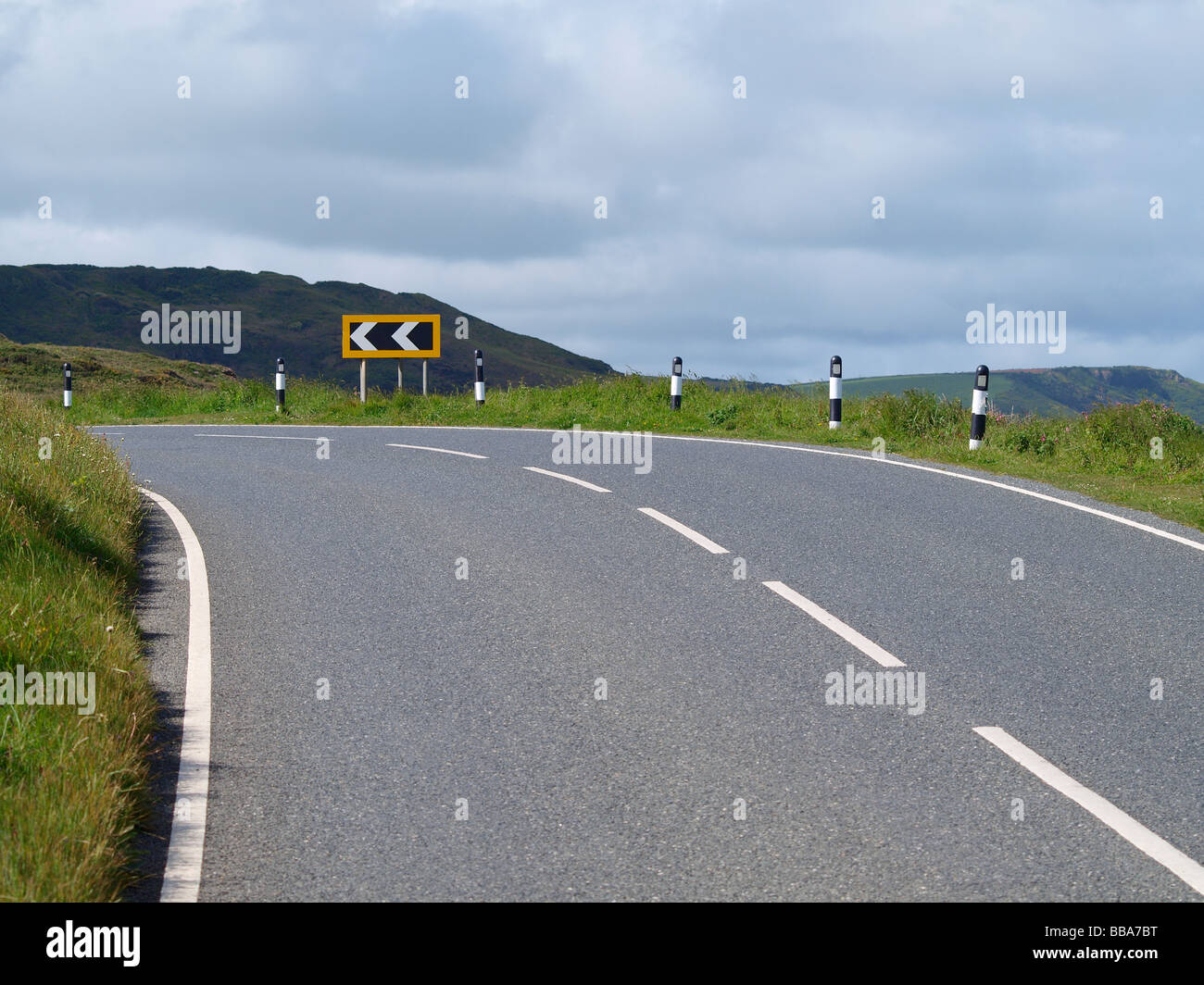 left turning road, Coastal road in Cornwall Stock Photo - Alamy