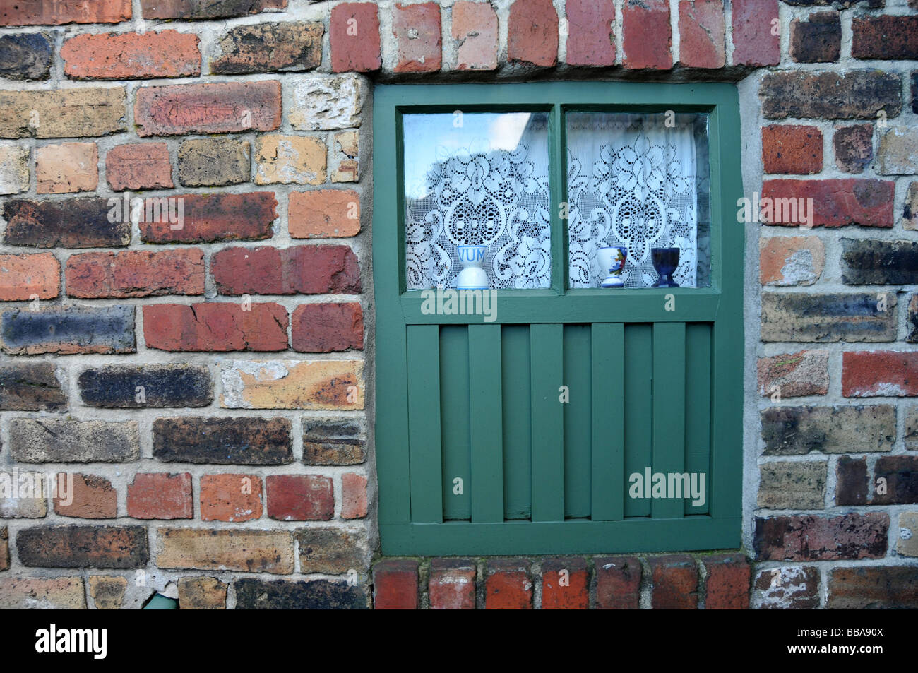 Old fashioned window frame hi-res stock photography and images - Alamy