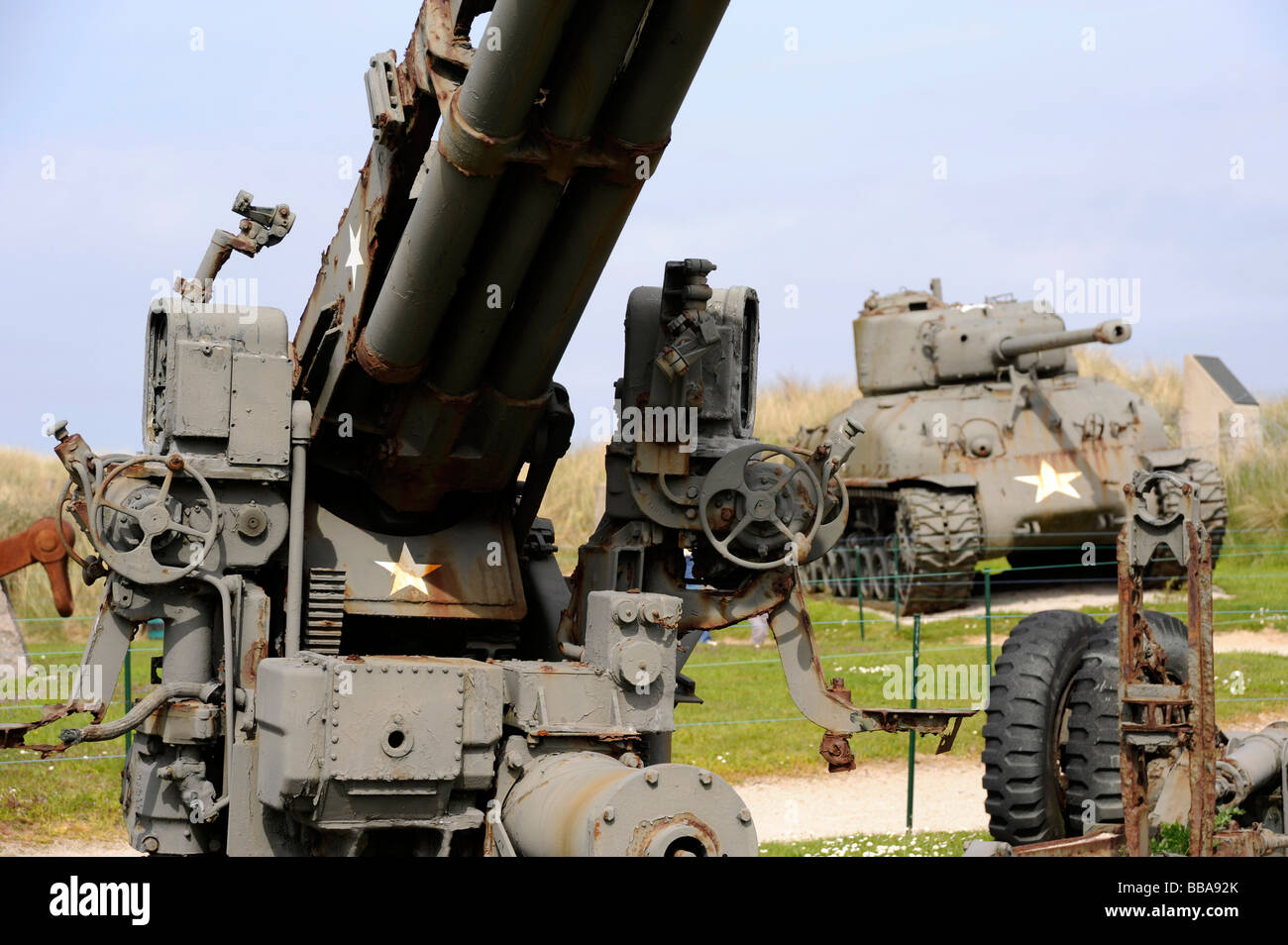 D day 90mm flak sherman tank hi-res stock photography and images - Alamy