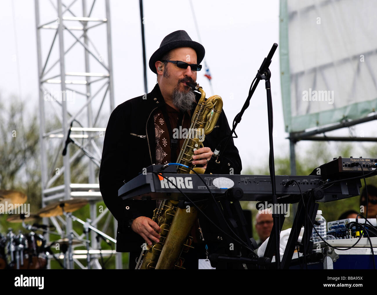 Sax blower hi-res stock photography and images - Alamy