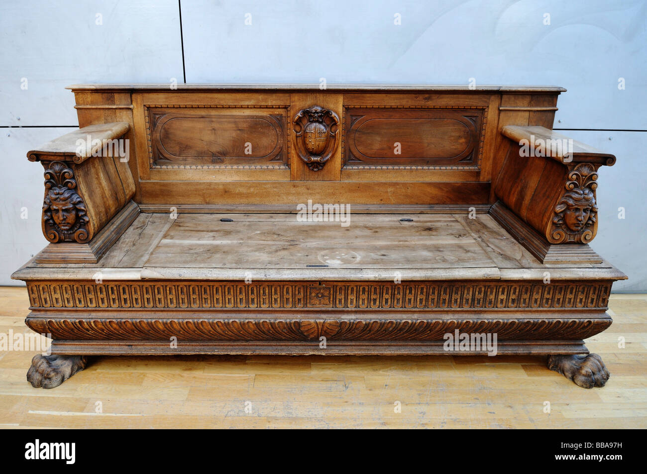 Setee High Resolution Stock Photography and Images - Alamy