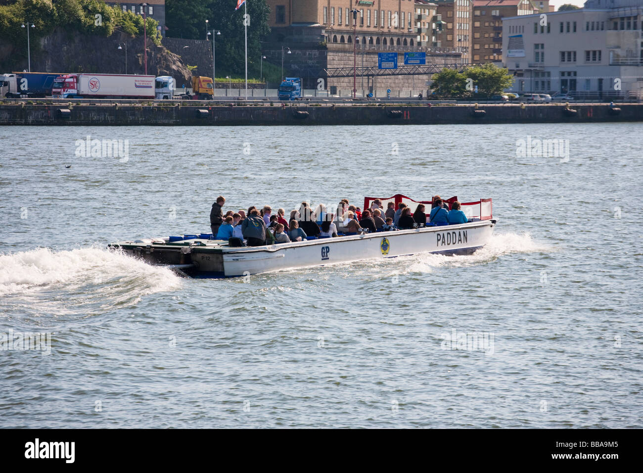 Paddan boats hi-res stock photography and images - Alamy