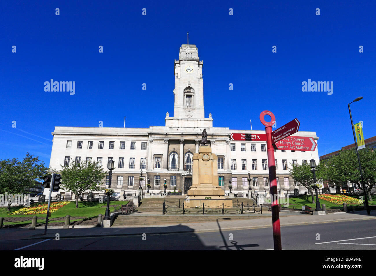 Barnsley Town Hall and Cenotaph South Yorkshire England UK Stock Photo ...