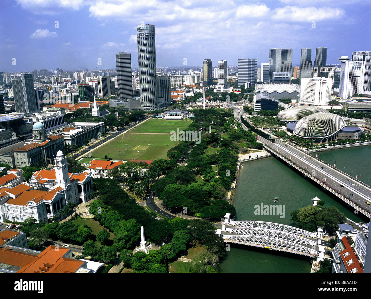 Aerial view of Singapore River and City skyline Stock Photo - Alamy