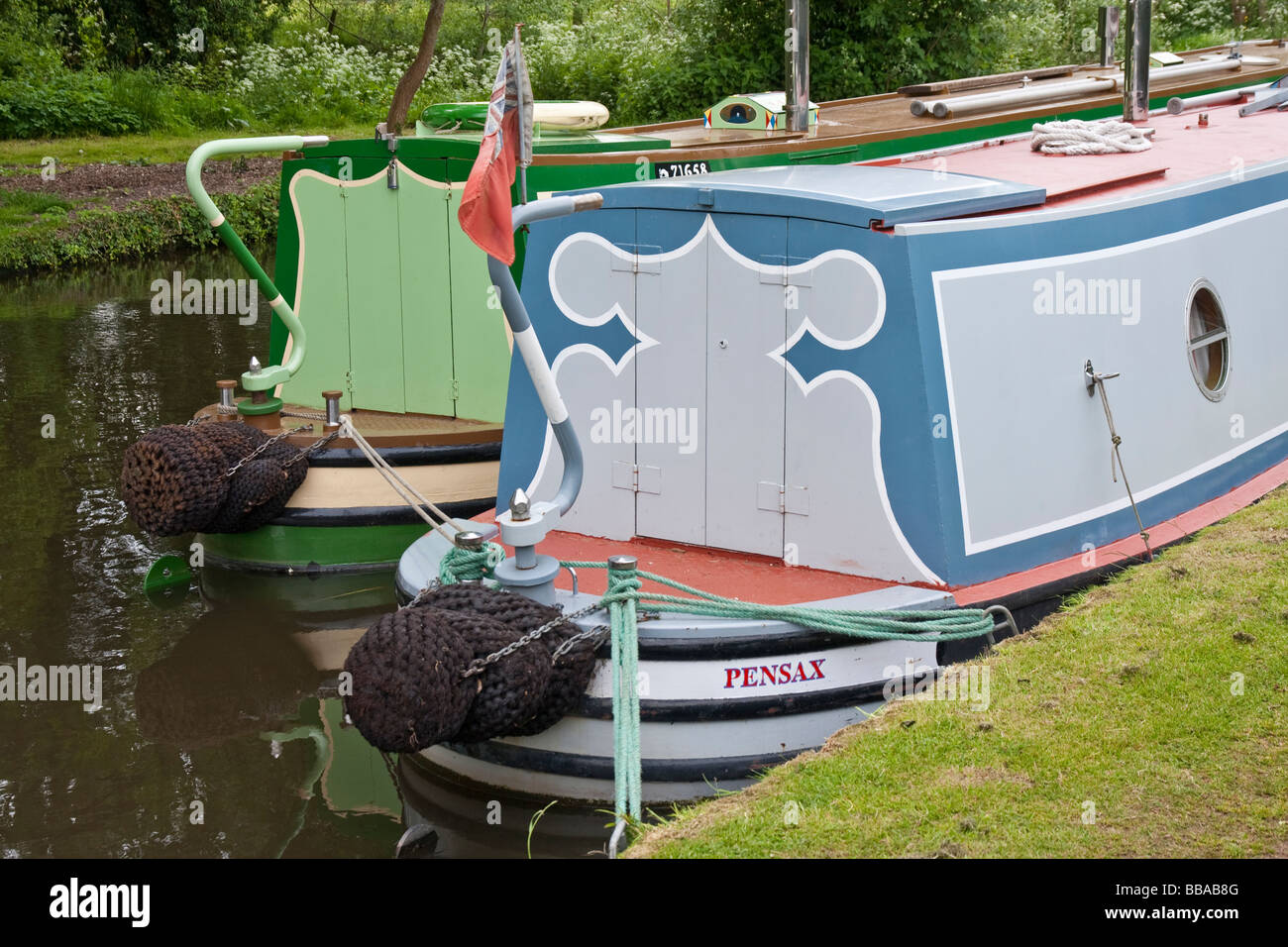 Canal narrow boat close up hi-res stock photography and images - Alamy