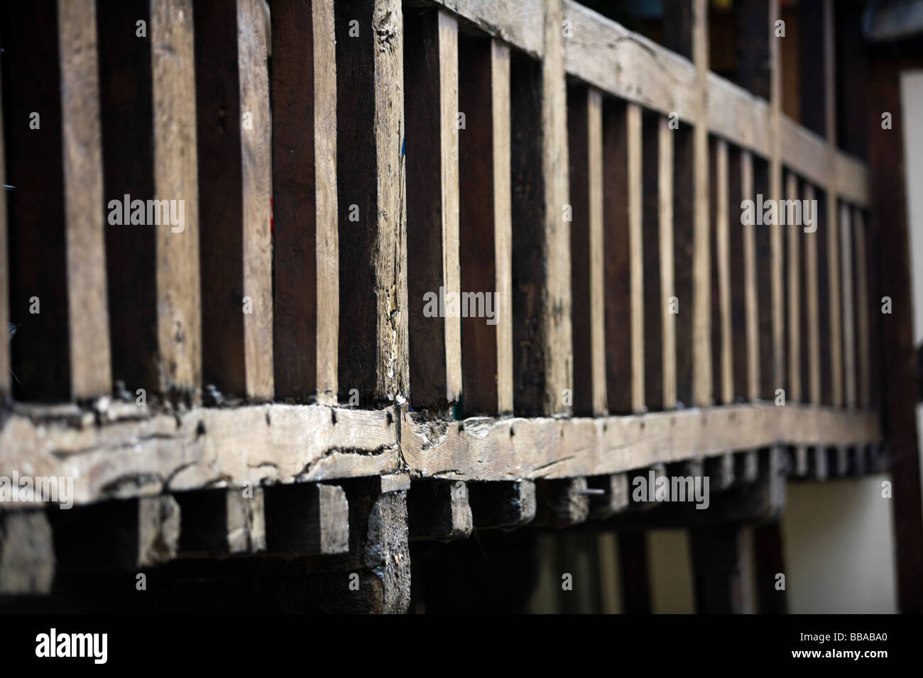 Elizabethan balcony and stone bath used by pilgrims at The George Inn ...