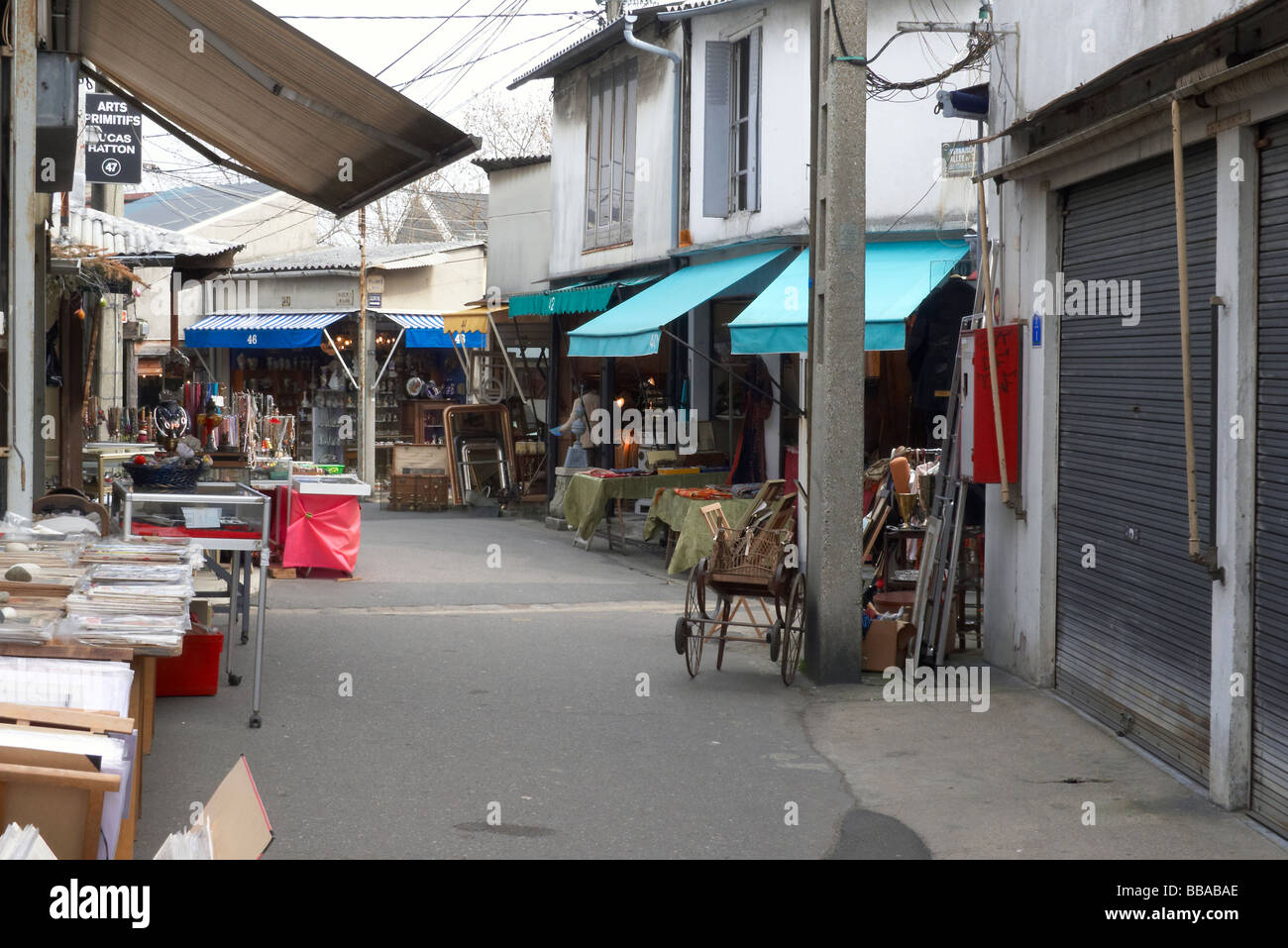 Marche aux puces de st ouen hi-res stock photography and images - Alamy