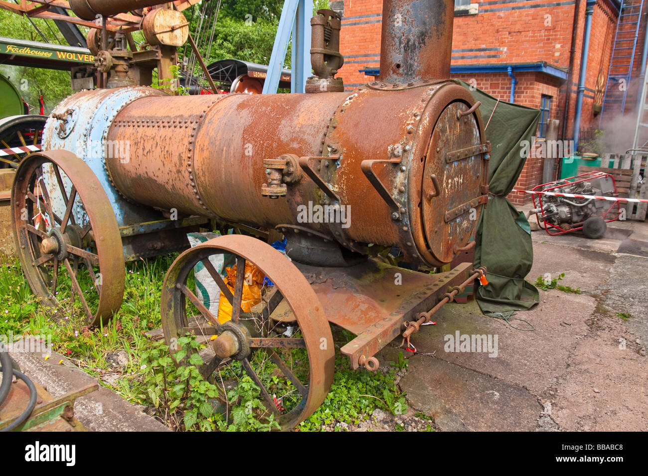 Steam traction engine ready renovation hi-res stock photography and ...