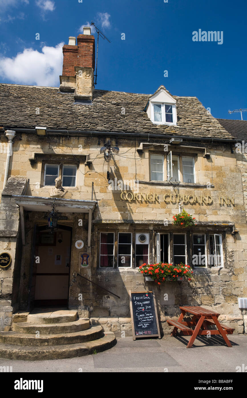 Old english pub hi-res stock photography and images - Alamy