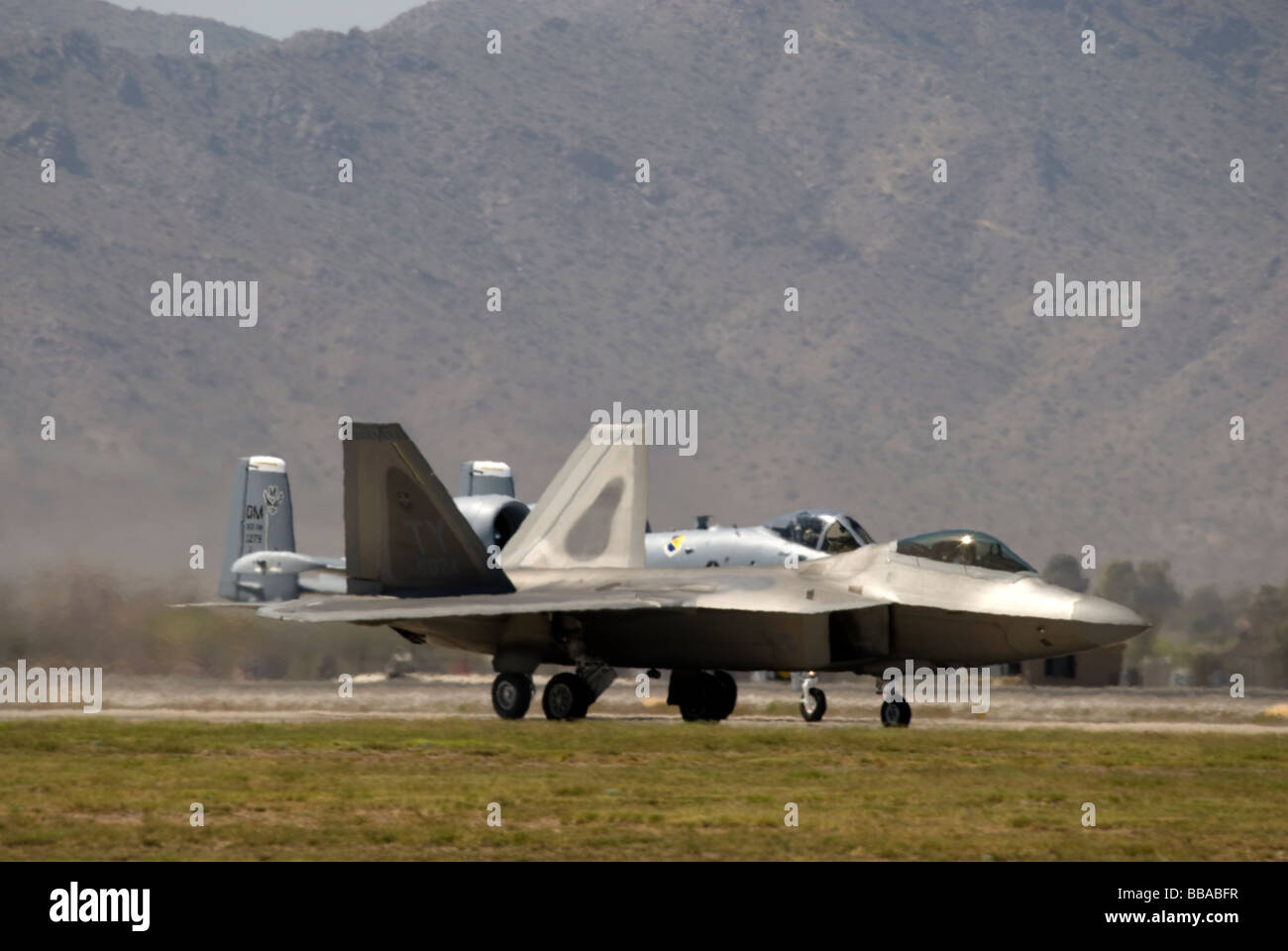22 raptor performs high hi-res stock photography and images - Alamy