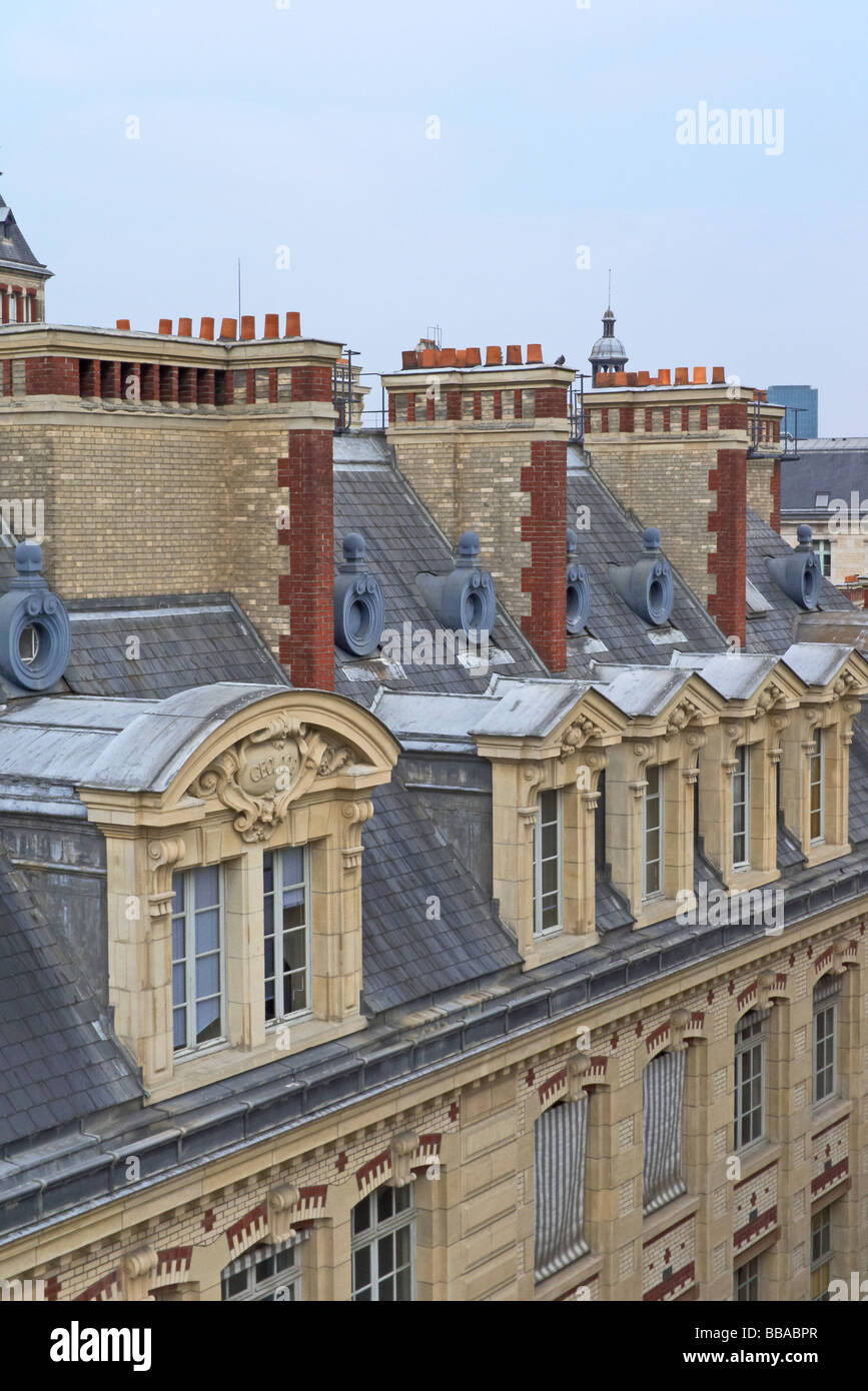 Mansard roof paris hi-res stock photography and images - Alamy